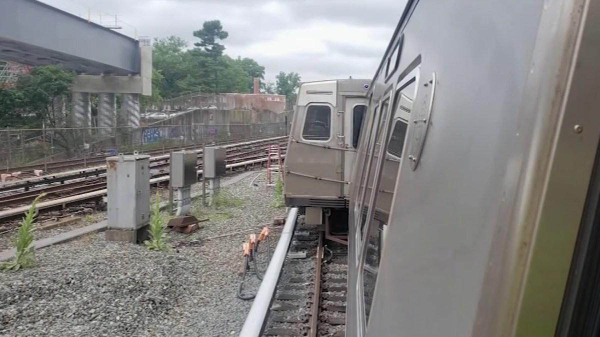 Metro Train Derails Leaving Silver Spring Station – NBC4 Washington