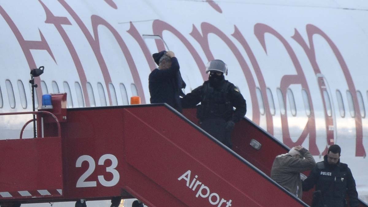 Video Captures Scene Inside Hijacked Airplane – NBC4 Washington