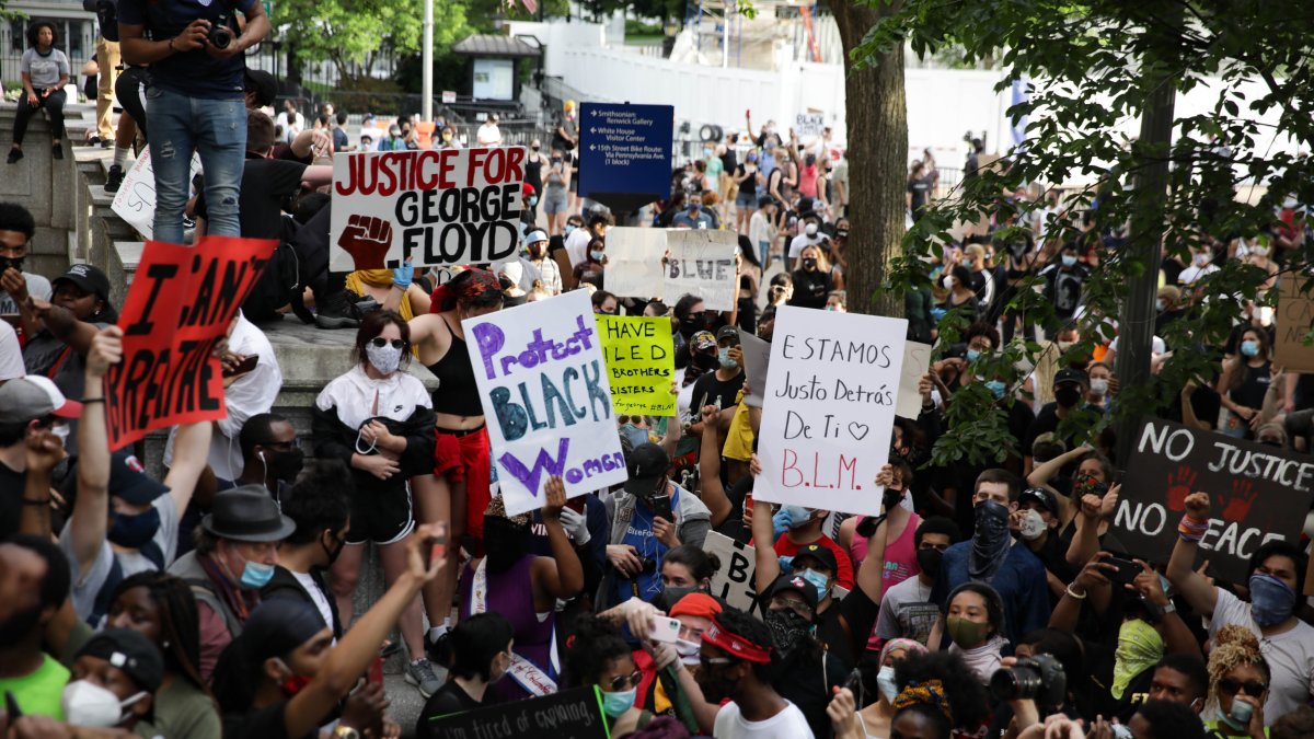 Protesters Outraged Over George Floyd’s Death March on White House ...