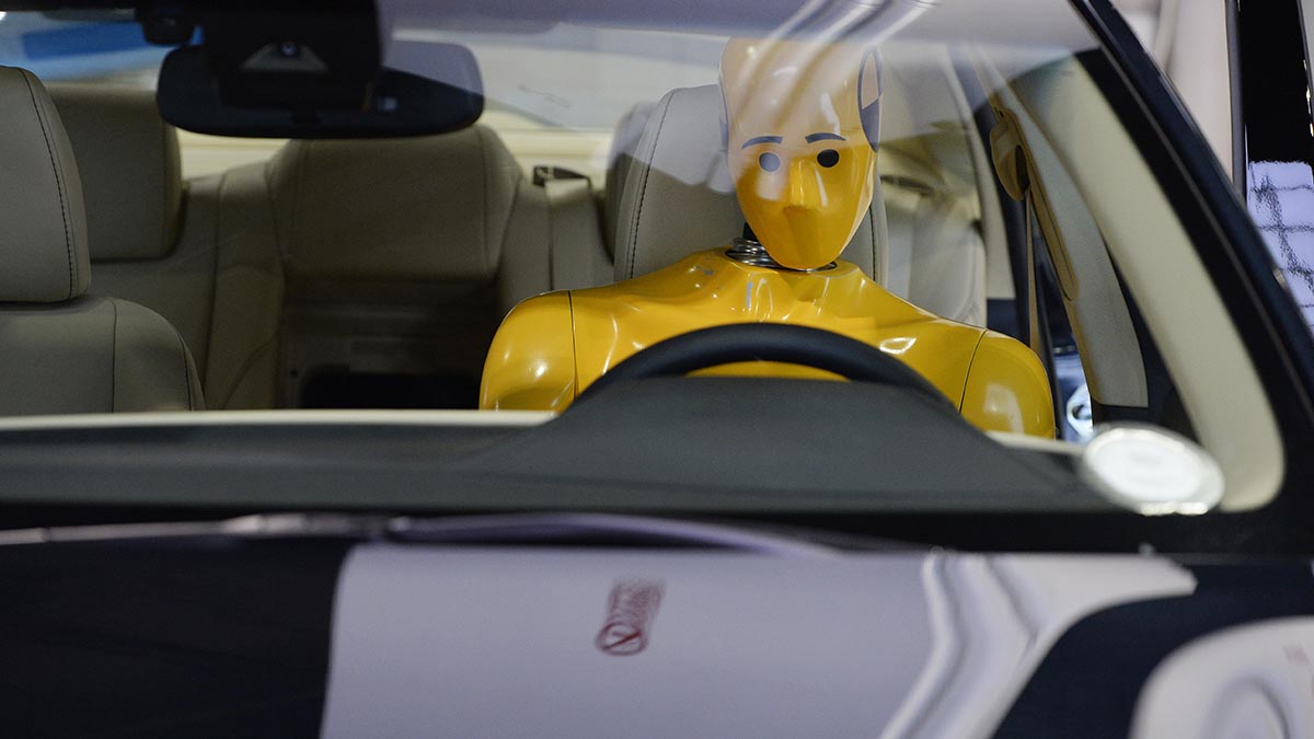 Crash Test Dummies Based on Men Pose Risks for Female Drivers – NBC4 ...