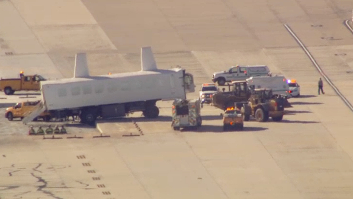 Two Hurt After People-Mover Crashes Into Ditch at Washington Dulles ...