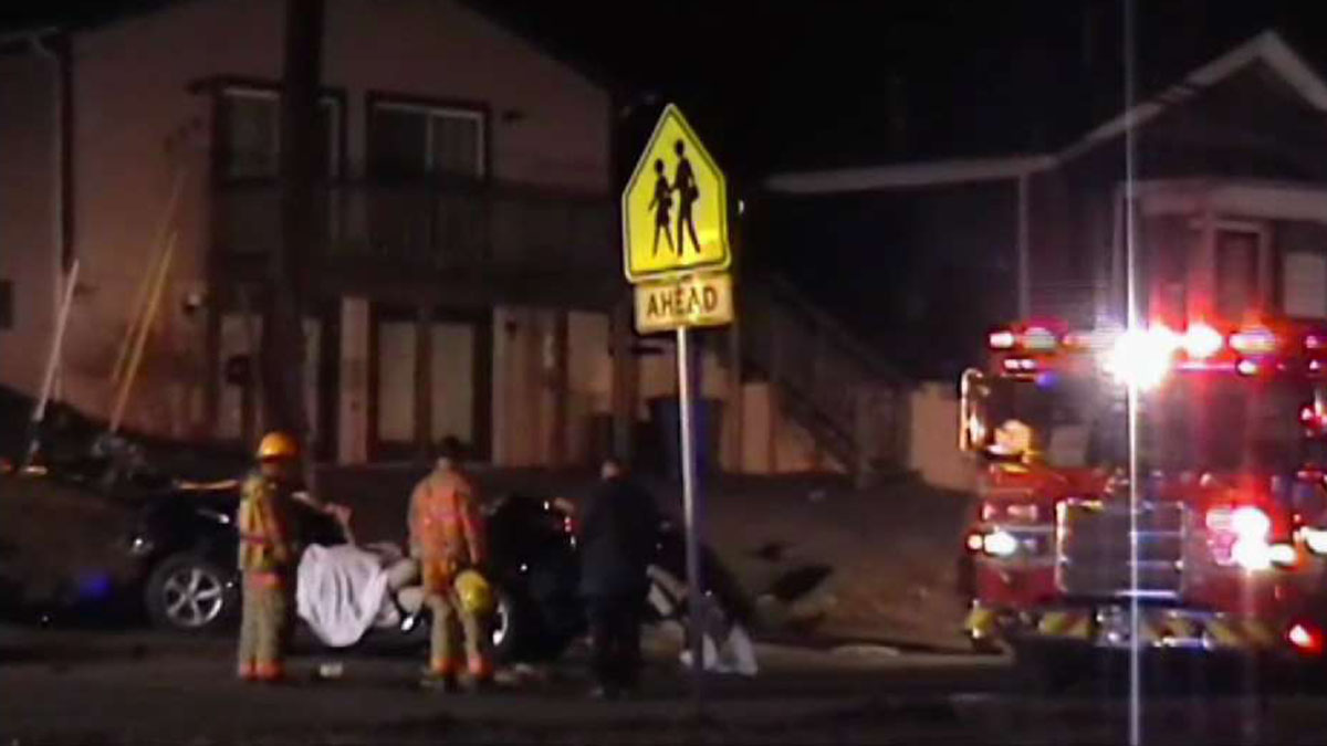 Two Killed After Car Hits Utility Pole in Silver Spring – NBC4 Washington