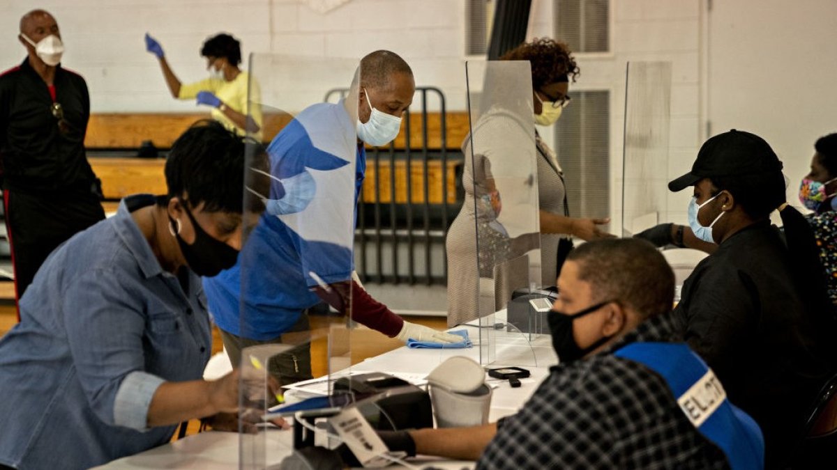 All DC Polls Should Open as USPS Warns of Mail-In Ballot Problems ...