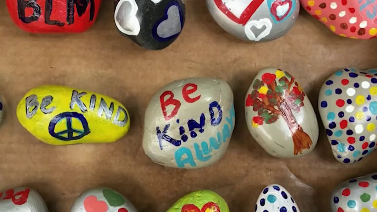 Kindness Rocks: Virginia Girl Scouts Spread Positive Messages on Stones ...