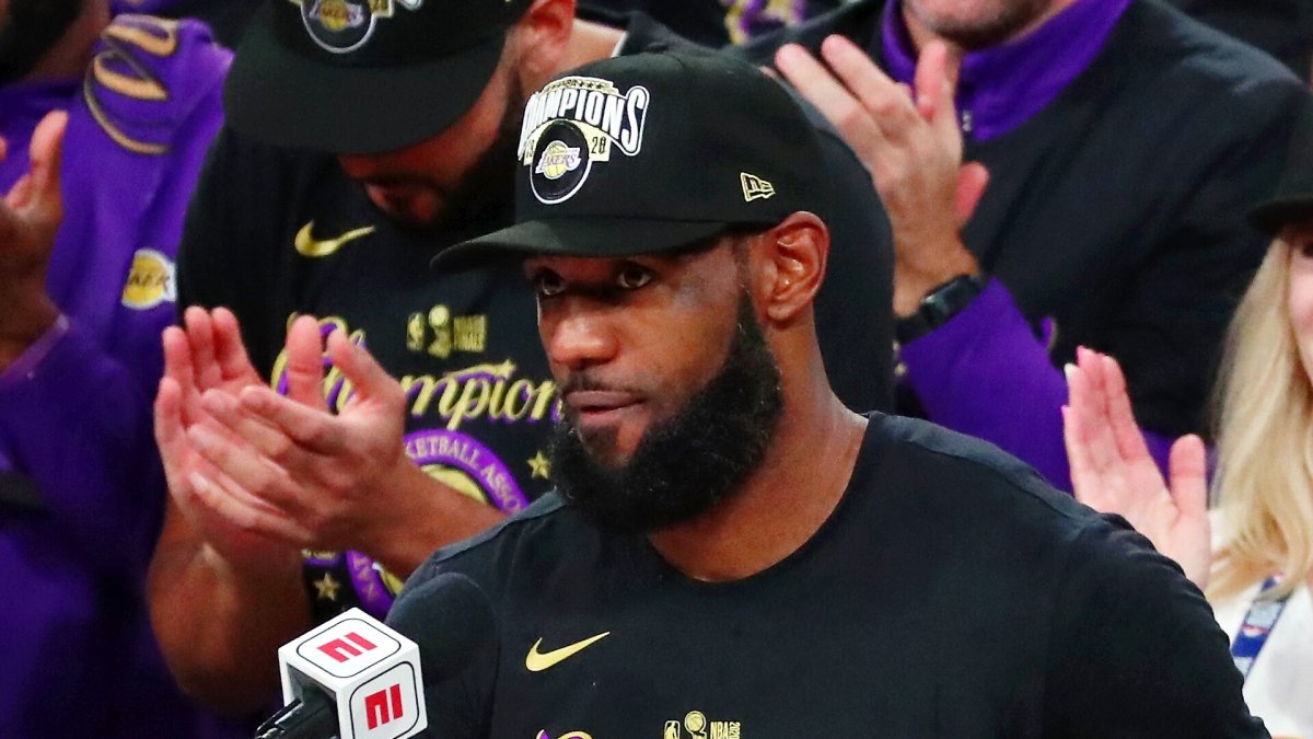 LeBron James Tributes Kobe Bryant After Winning First Lakers Title ...