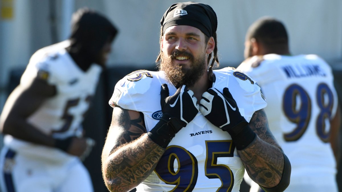 Ravens Re-Sign Veteran Defensive Lineman Derek Wolfe to Three-Year Deal ...