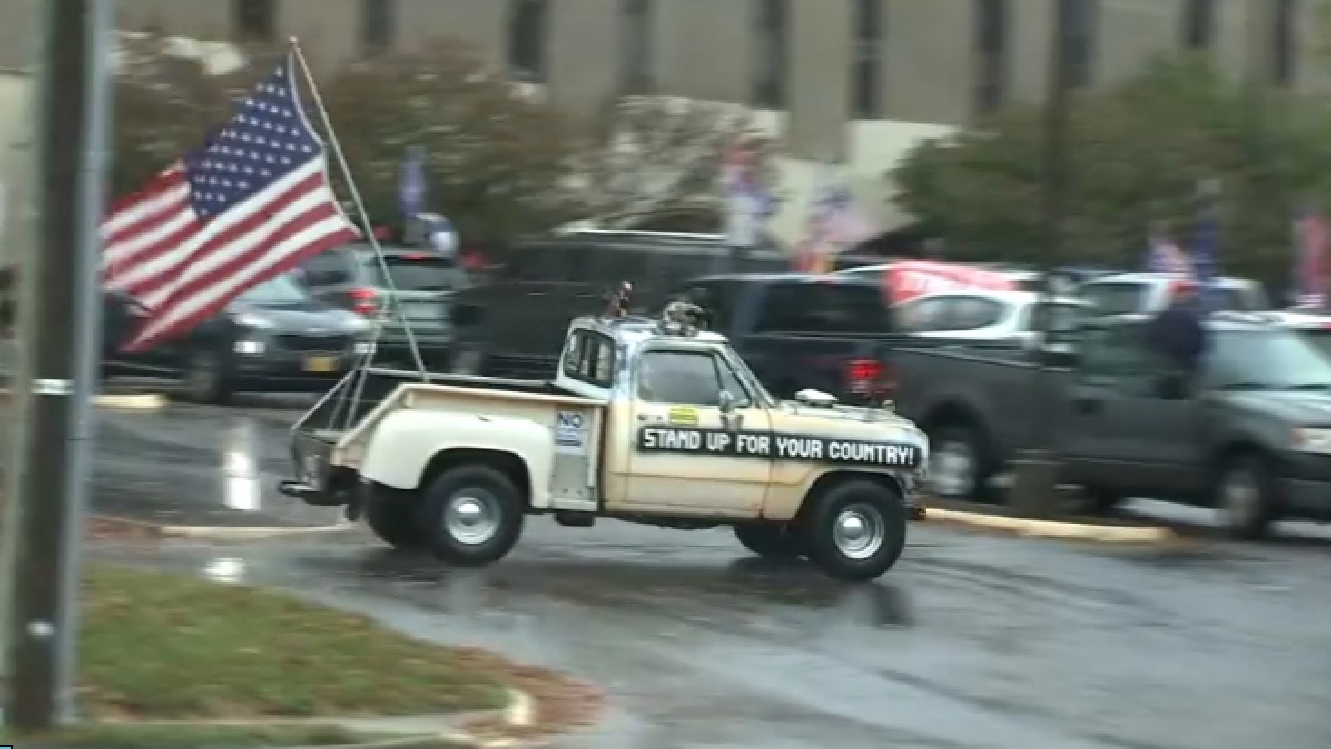 Photos: Pro-Trump Car Caravan Hits the Beltway – NBC4 Washington
