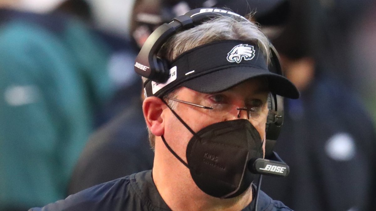 Report: Eagles Players ‘Outraged’ by Doug Pederson’s QB Switch Vs ...