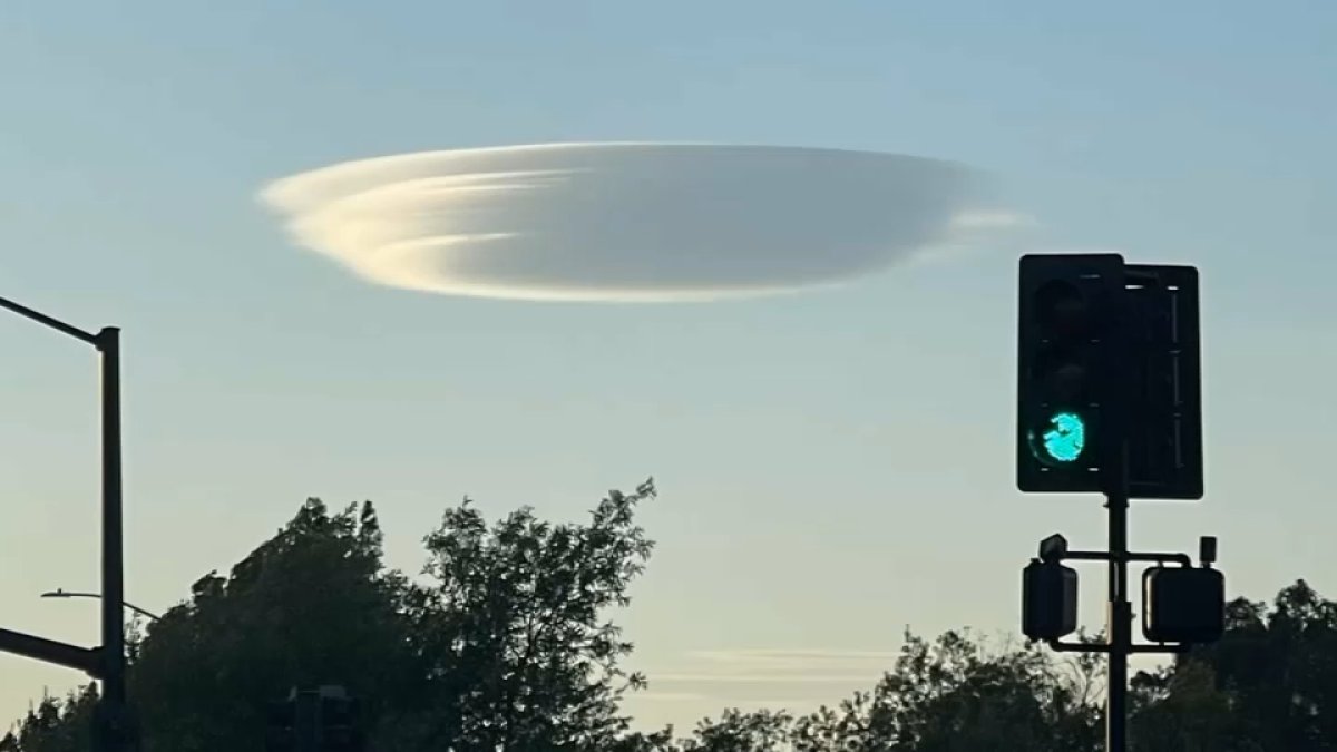 ‘UFO’ Clouds Spotted in Sky Over Calif. Here’s What They Really Are ...