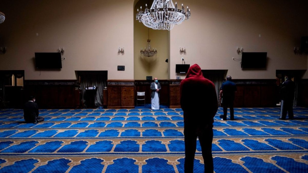 Man Charged After Stabbing Attempt at Virginia Mosque; Group Urges ...