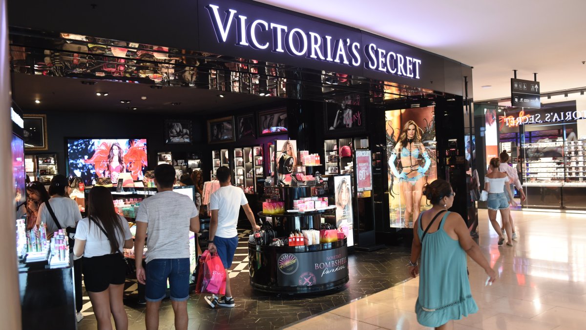 Oregon Reaches $90M Settlement With Victoria’s Secret Owner Over Toxic ...