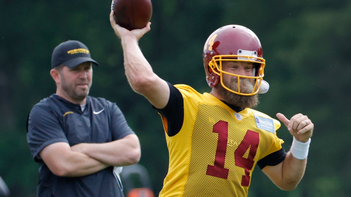 Ryan Fitzpatrick’s Beard Catches a Cicada – NBC4 Washington