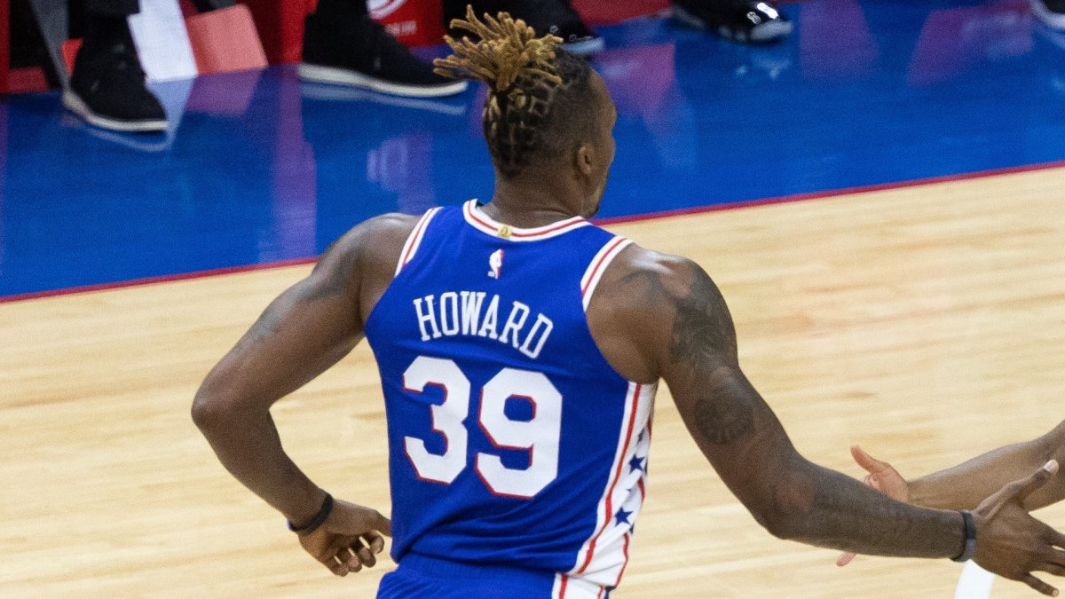 Dwight Howard Reminds Us That Scoring a Bucket Like This Is Not Legal ...