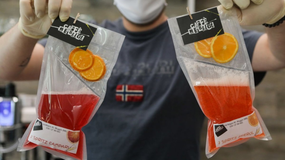 To-Go Drinks to Be Allowed in Virginia for Another Year – NBC4 Washington