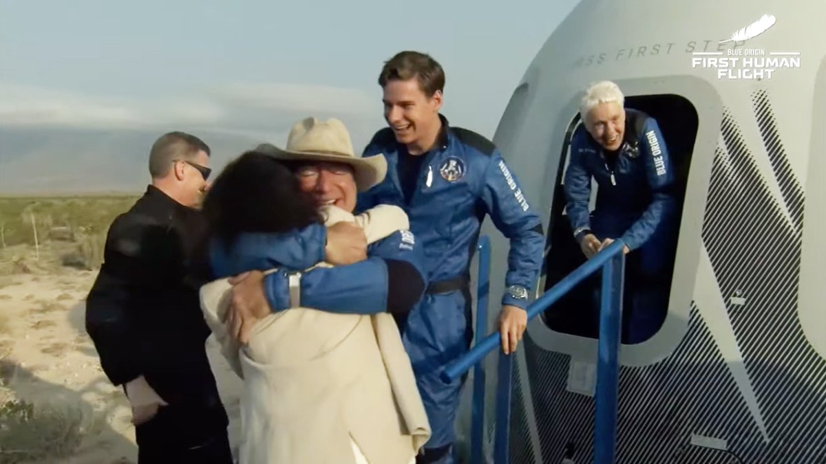 ‘Best Day Ever’: Jeff Bezos’ Blue Origin Blasts Into Space on 1st ...