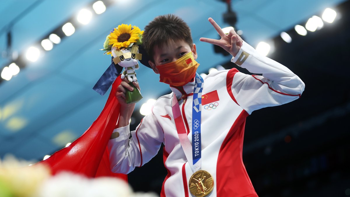 China’s Quan Hongchan Scores Two Perfect Dives to Win Historic Gold ...
