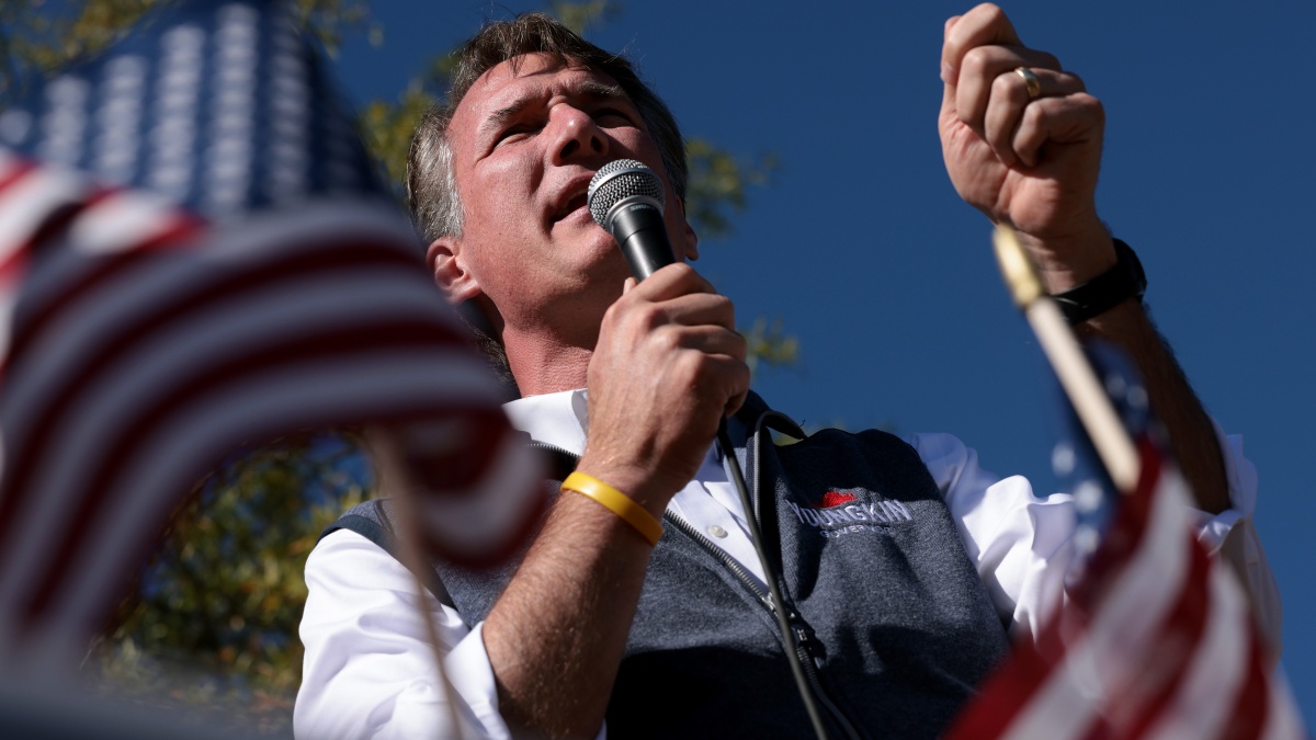 Group Takes Credit for Tiki Torch Stunt in Charlottesville – NBC4 ...