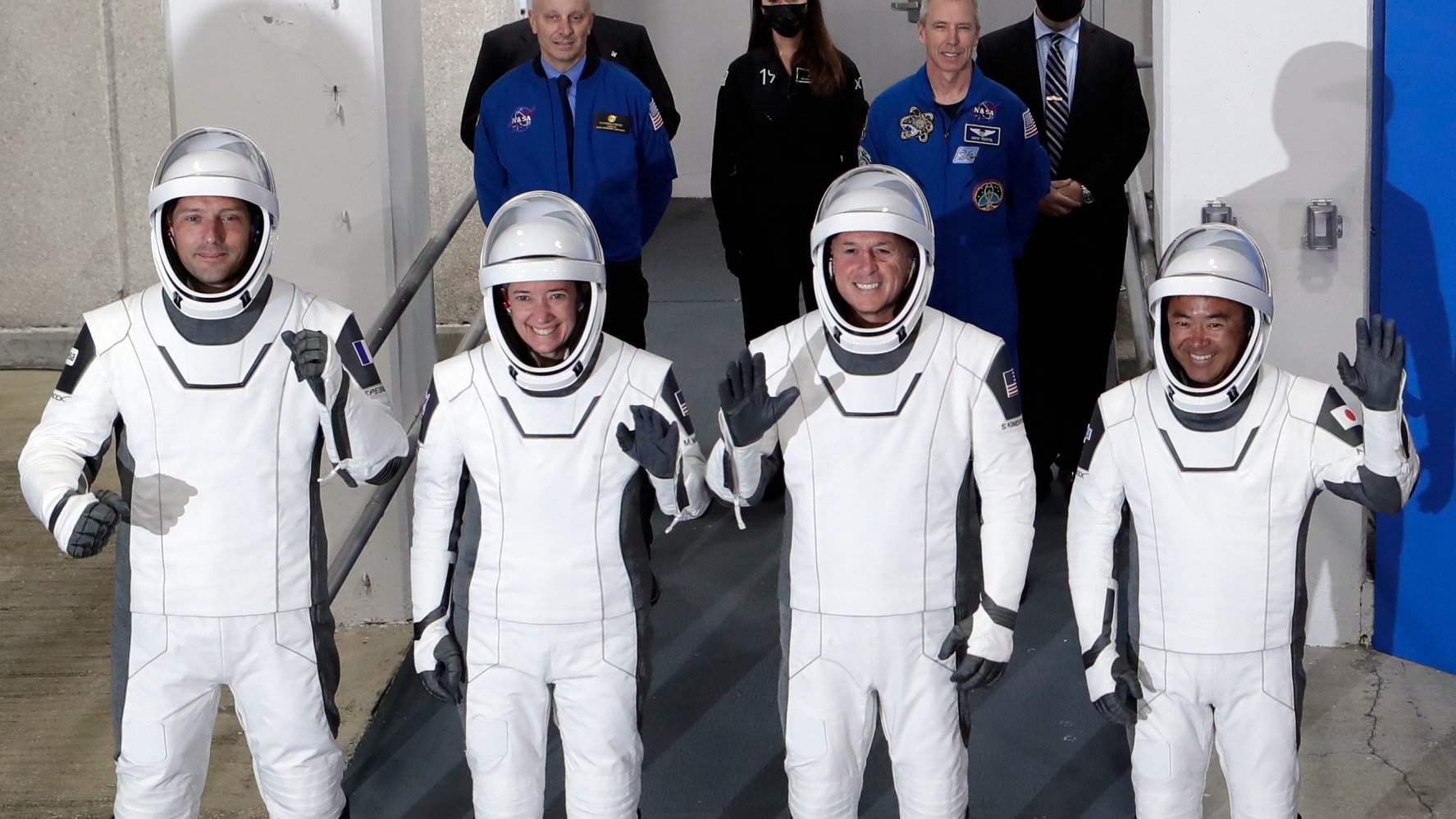 SpaceX Returns 4 Astronauts to Earth, Ending 200-Day Flight – NBC4 ... SpaceX Returns 4 Astronauts to Earth, Ending 200-Day Flight – NBC4 ...