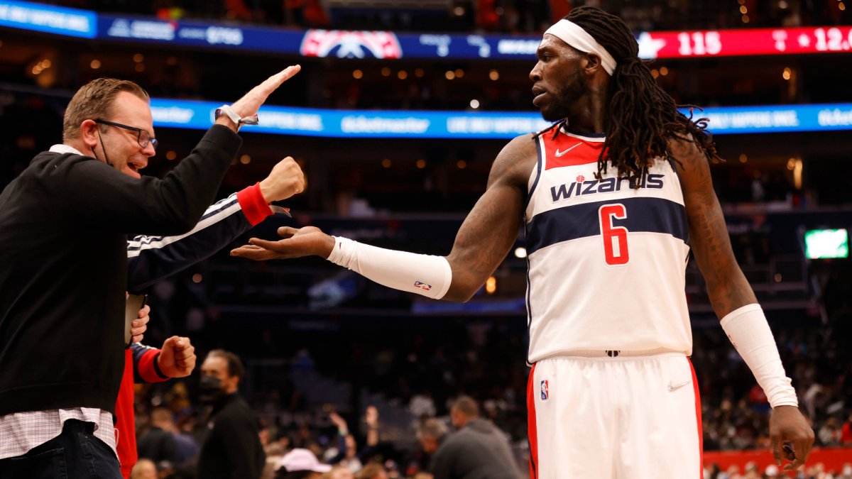 Montrezl Harrell’s Intensity Continuing to Impress Fans, Teammates ...