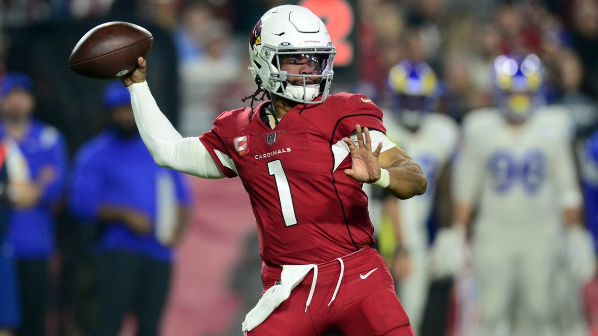 Who Are the Shortest, Tallest Quarterbacks in the NFL? – NBC4 Washington