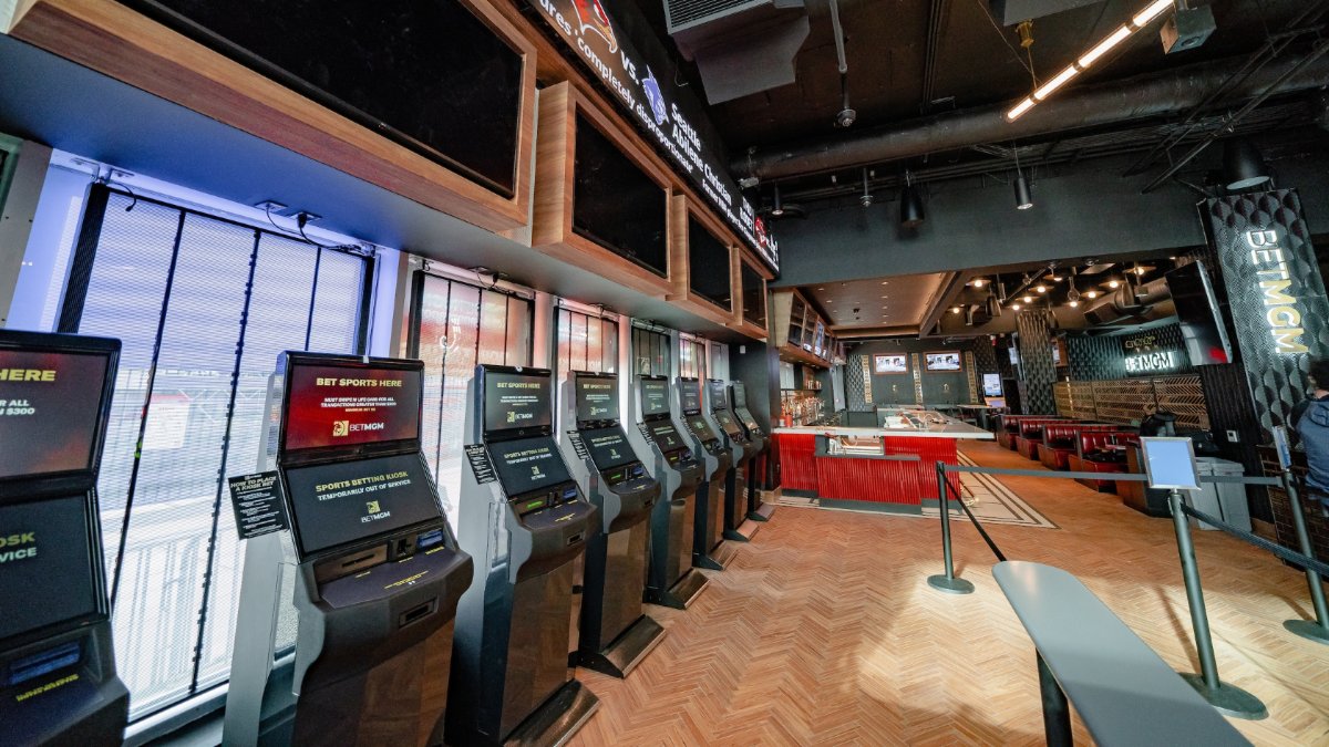 BetMGM Sportsbook Next to Nationals Park Officially Opens Its Doors ...