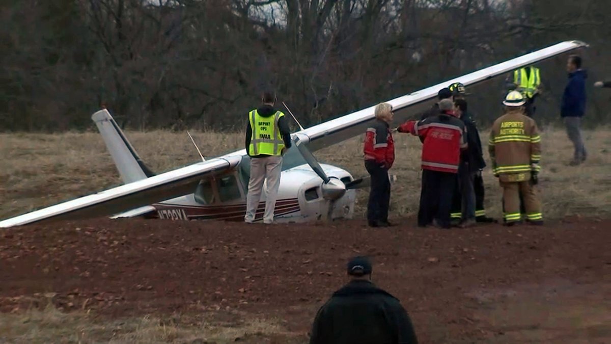 Small Plane Makes Emergency Landing Near Dulles Airport – NBC4 Washington