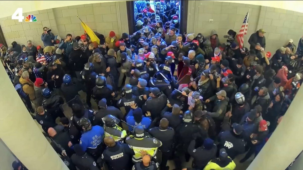 Mayor Says DC Police Lieutenant Probe Is Tied to Capitol Riot: The ...