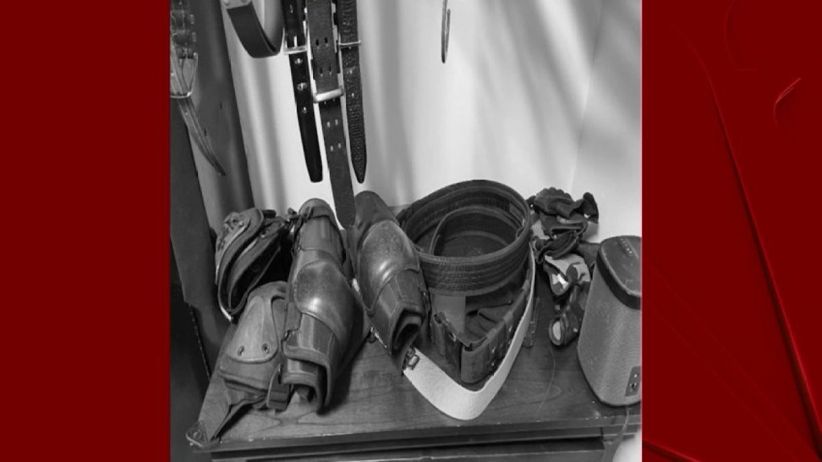 2 Fake Federal Agents Gave Gifts to Secret Service Officers: Docs ...