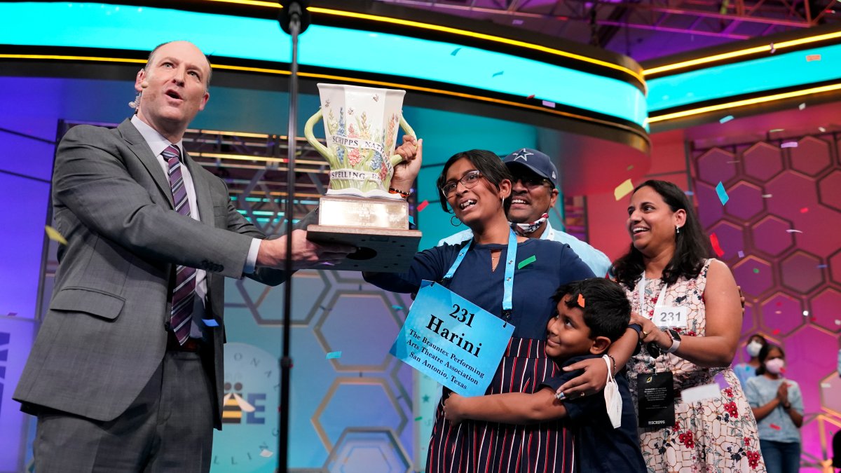 Texas 8th-Grader Harini Logan Wins 2022 Scripps National Spelling Bee ...
