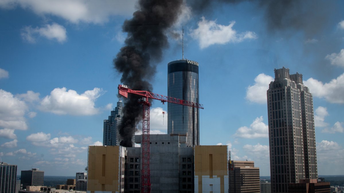 Atlanta Skyscraper Fire Sends Smoke Billowing From Rooftop – NBC4 ...
