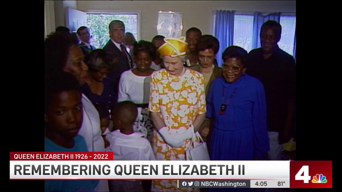Queen Elizabeth II and DC: Presidential Toasts, Special Scones and Hugs ...