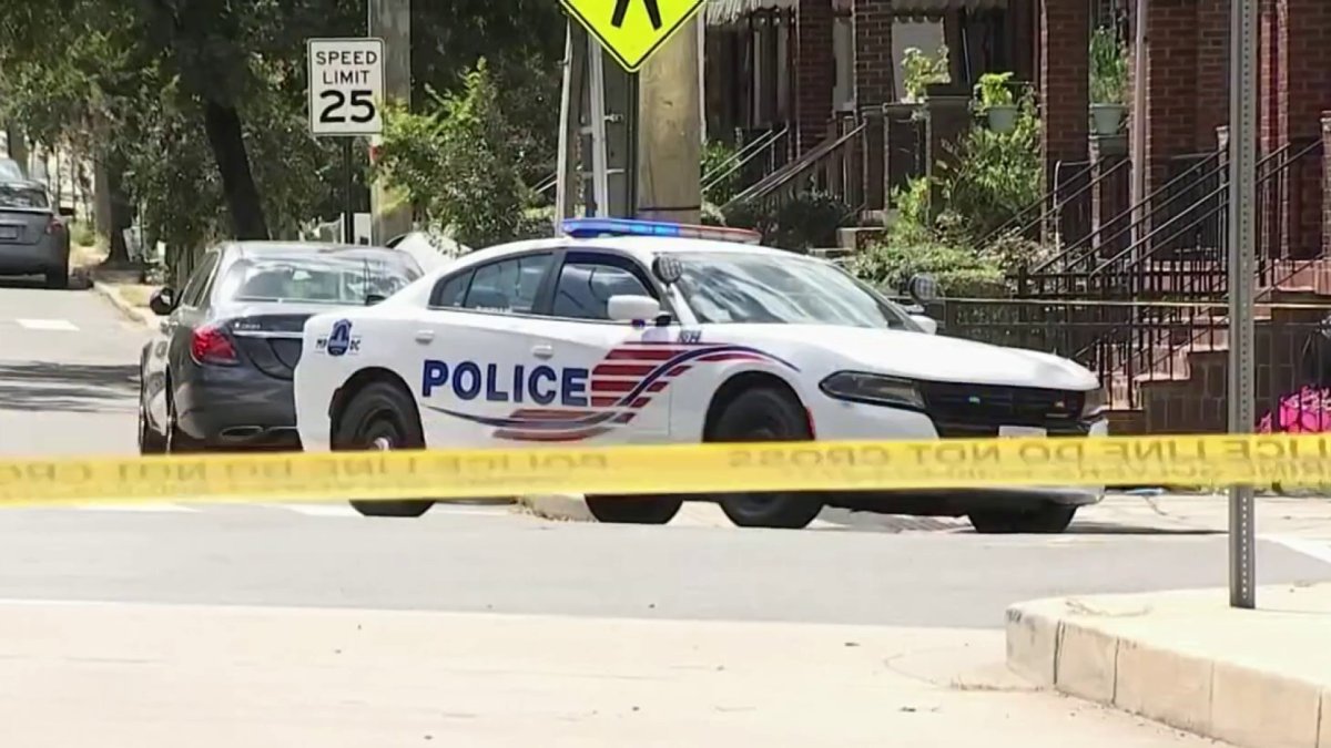 Man Wanted in DC Killing Gets Away After Firing at Officers, Police Say ...