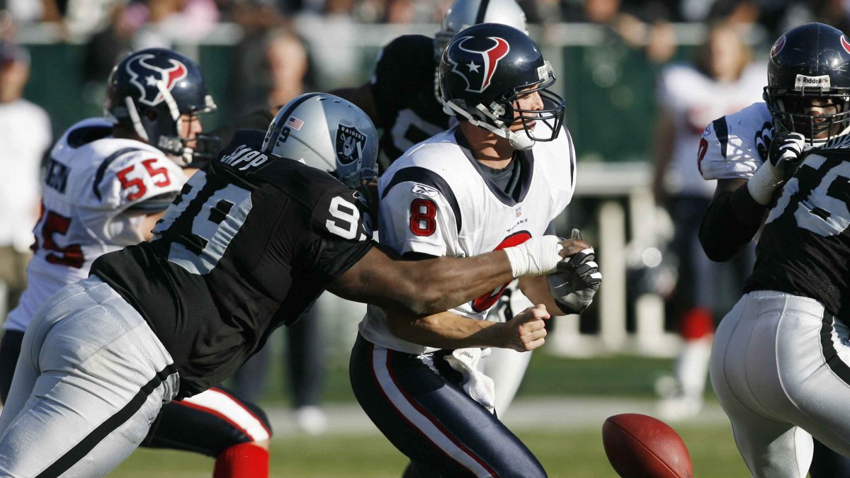 Which QB Has Been Sacked the Most in a Single NFL Season? – NBC4 Washington