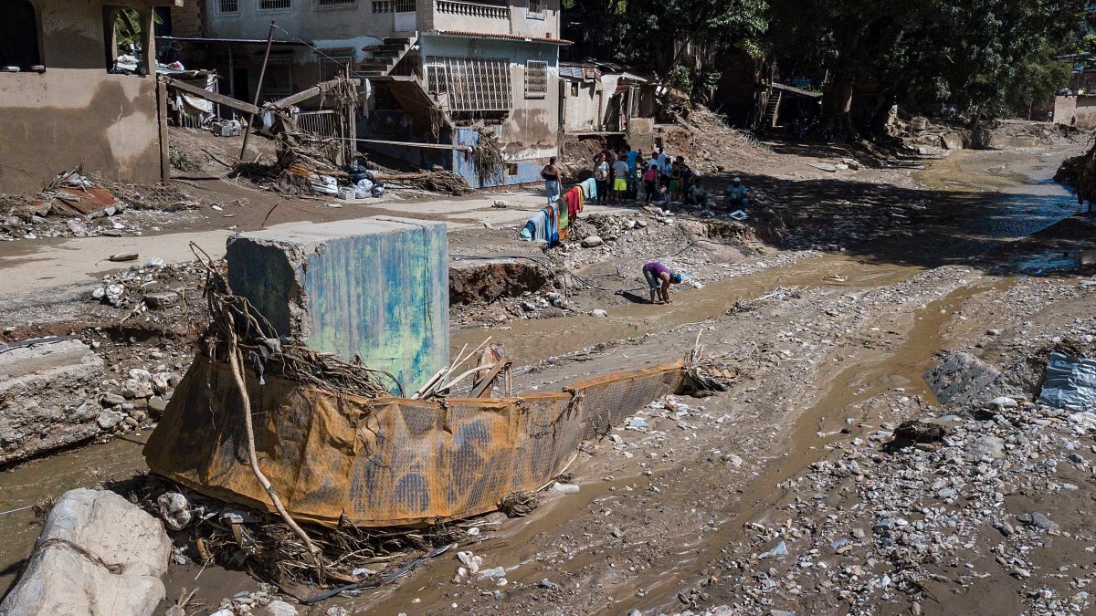 Tales of Survival Emerge as Venezuela Landslide Toll Hits 34 – NBC4 ...