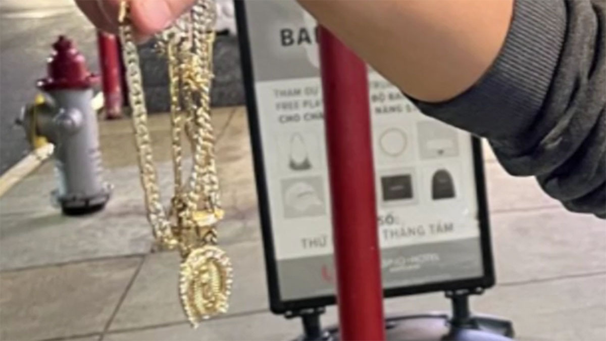 Thieves Target Shoppers’ Jewelry at Northern Virginia Strip Mall – NBC4 ...