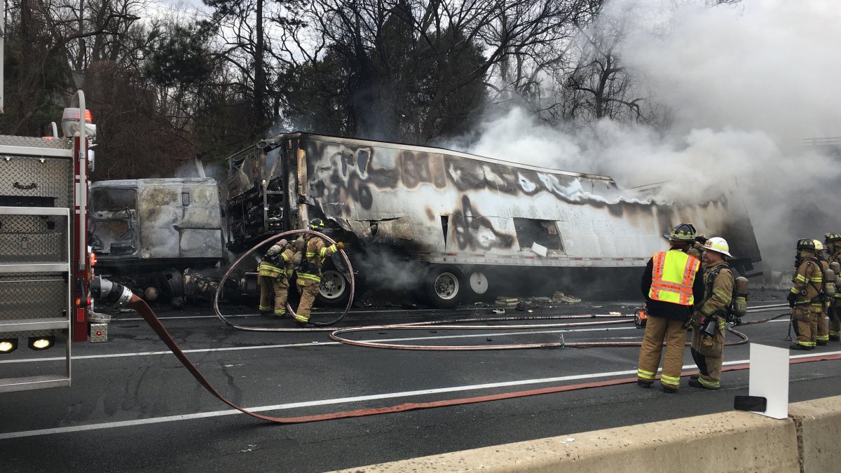Tractor-Trailer Fire Blocks Lanes on I-495 in McLean – NBC4 Washington