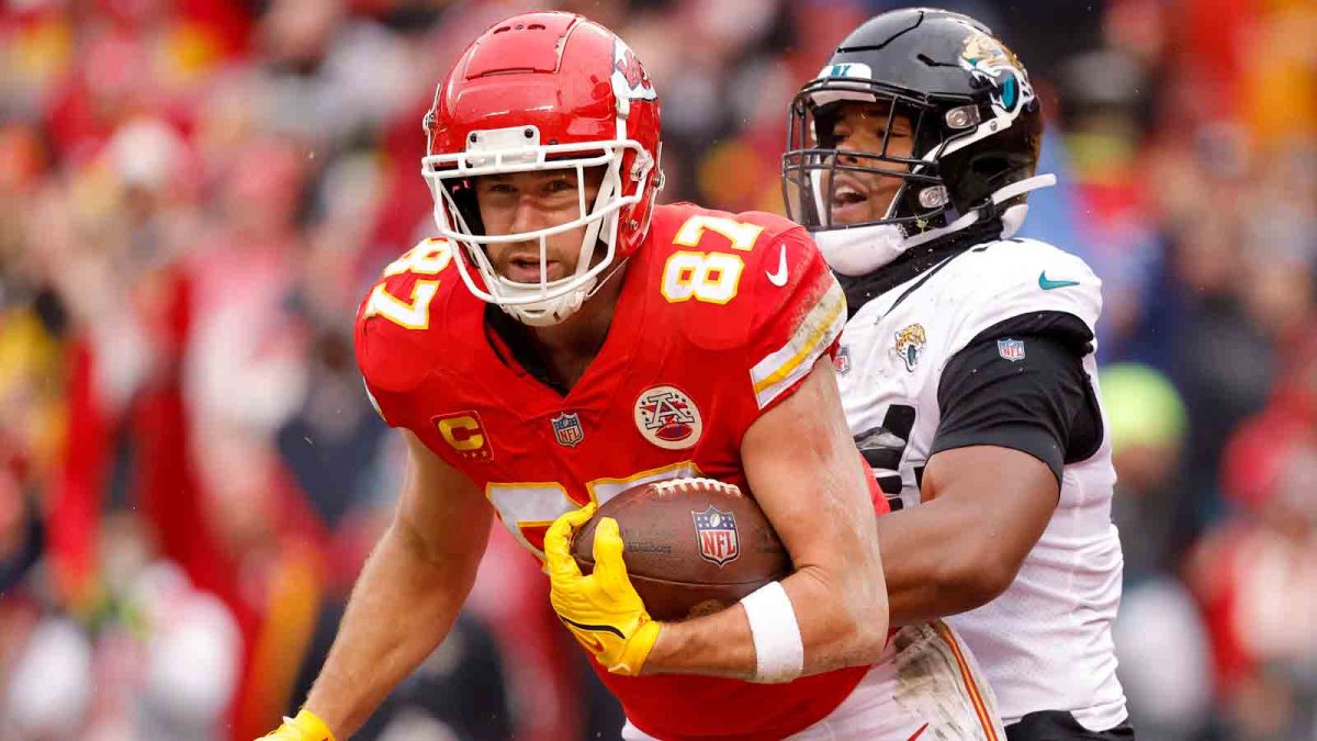 Chiefs Lead Jaguars 17-10 at Halftime of Divisional Round Despite ...