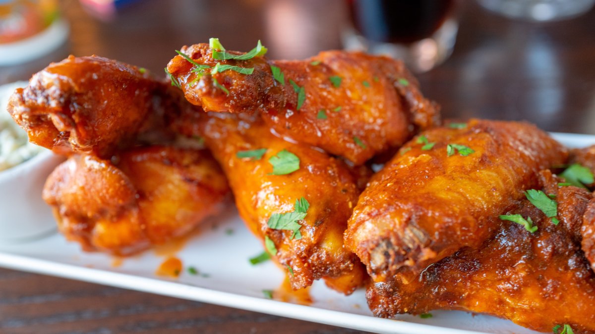 Ranking the Top Five Chicken Wing Flavors Ahead of Super Bowl LVII ...