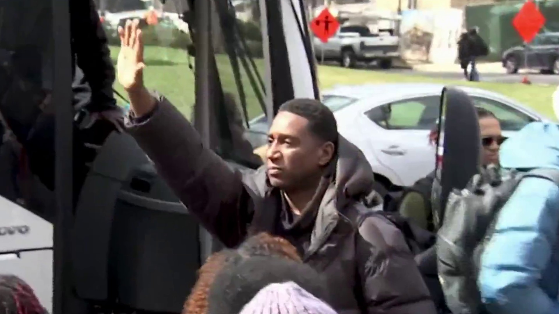 2 Secret Service Officers Fired Over March White House Fence Jumper ...