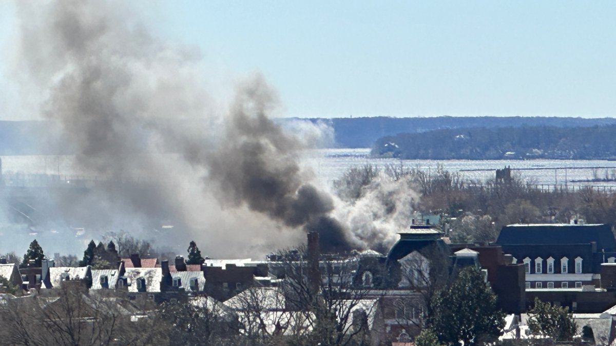 Fire Breaks Out at Historic Home in Old Town Alexandria – NBC4 Washington