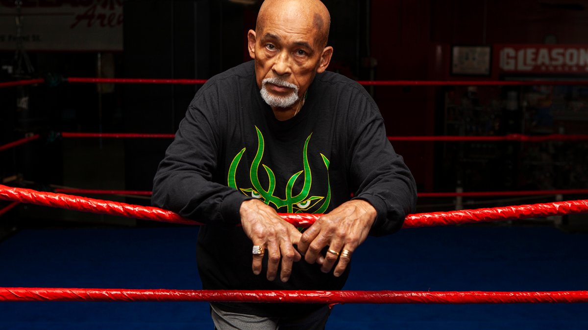 ‘Should Have Died': NYC WWE Wrestler Given a Fighting Chance After ...