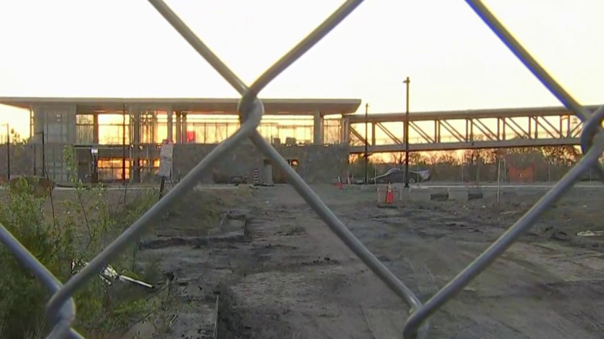 Construction Equipment Derailment Causes Blue Line Metro Delays: WMATA ...