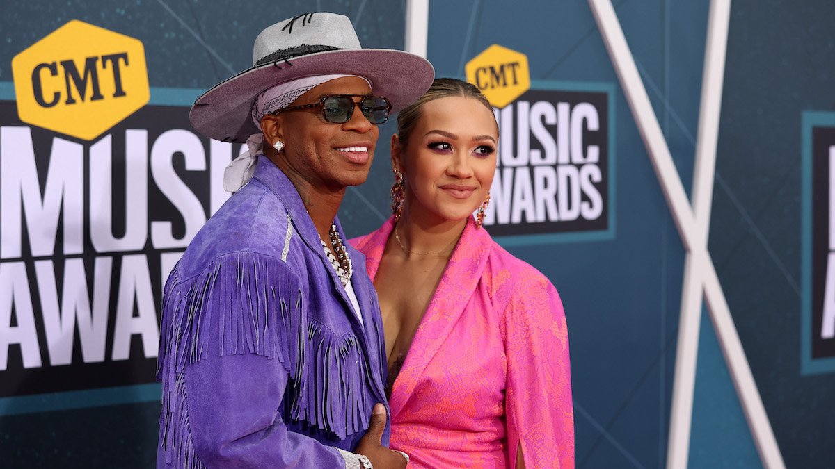 Country Singer Jimmie Allen and Wife Alexis Announce Split While ...