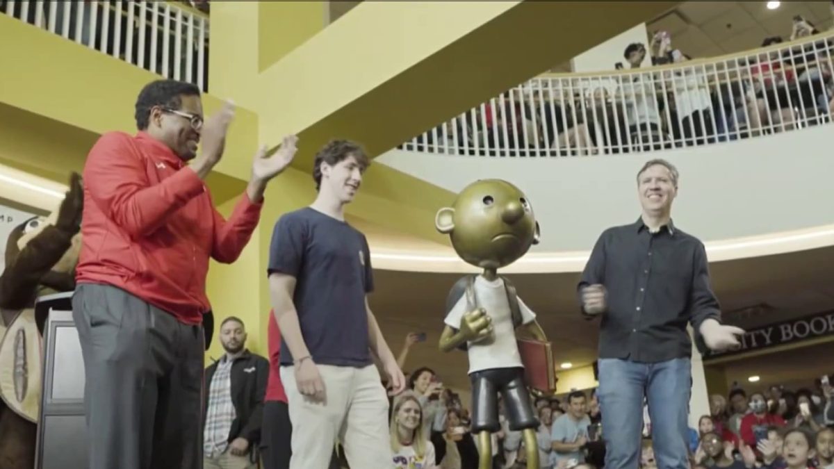 University of Maryland Unveils ‘Diary of a Wimpy Kid’ Statue – NBC4 ...