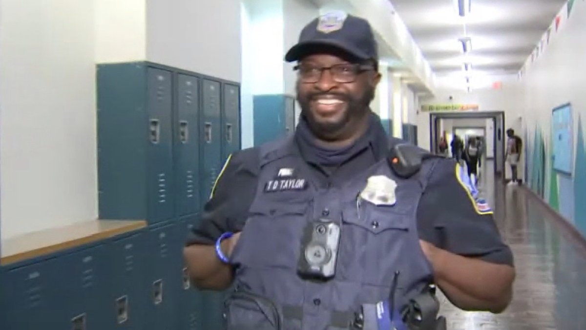 ‘I Want to Help’: DC School Resource Officer Weighs In on Safety Debate – NBC4 Washington