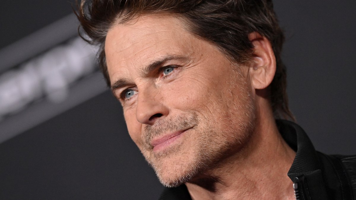 Rob Lowe Celebrates 33 Years of Sobriety With Message on His Recovery ...