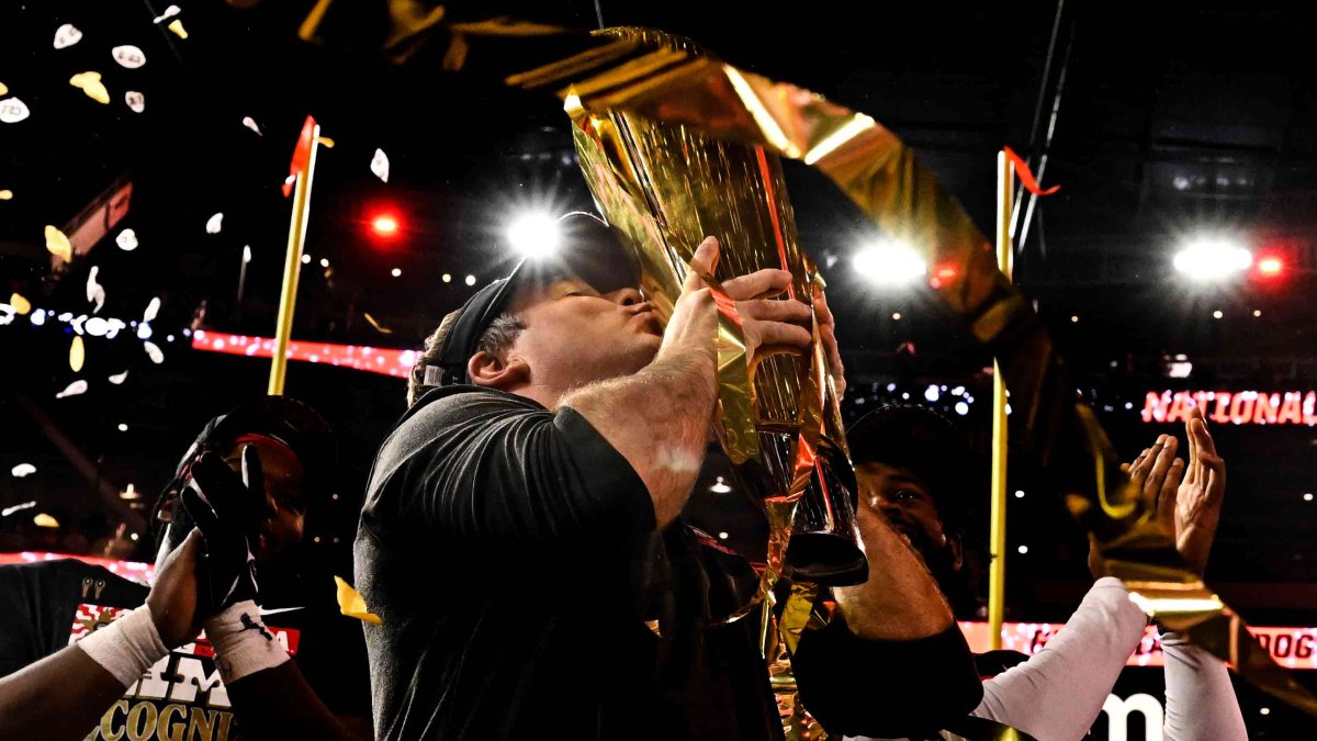 How many NCAA teams have won consecutive college football national ...