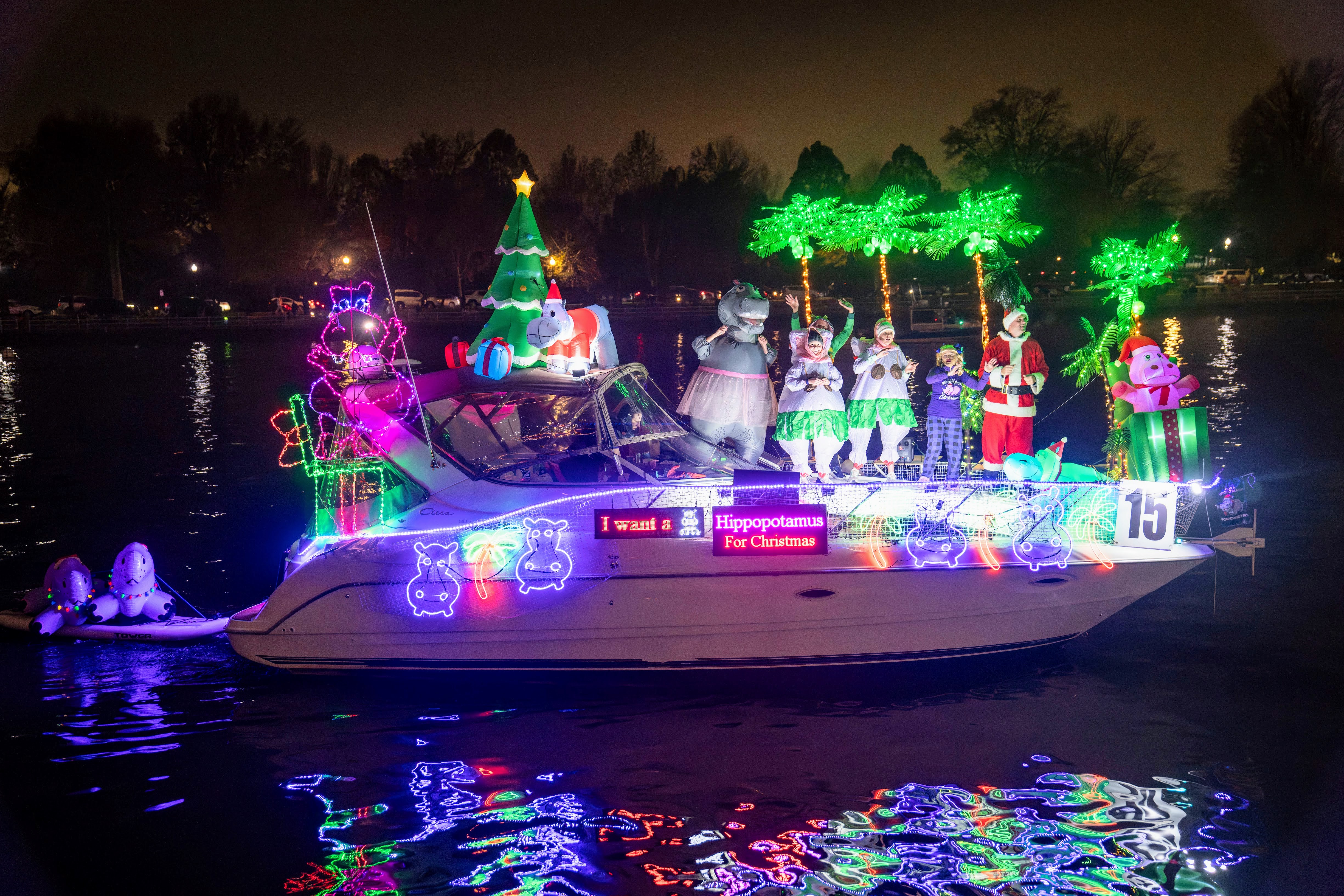 Photos: Holiday Boat Parade lights up The Wharf – NBC4 Washington