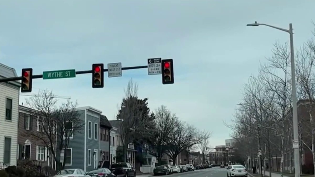 Alexandria to ban drivers from turning right on red in more areas ...