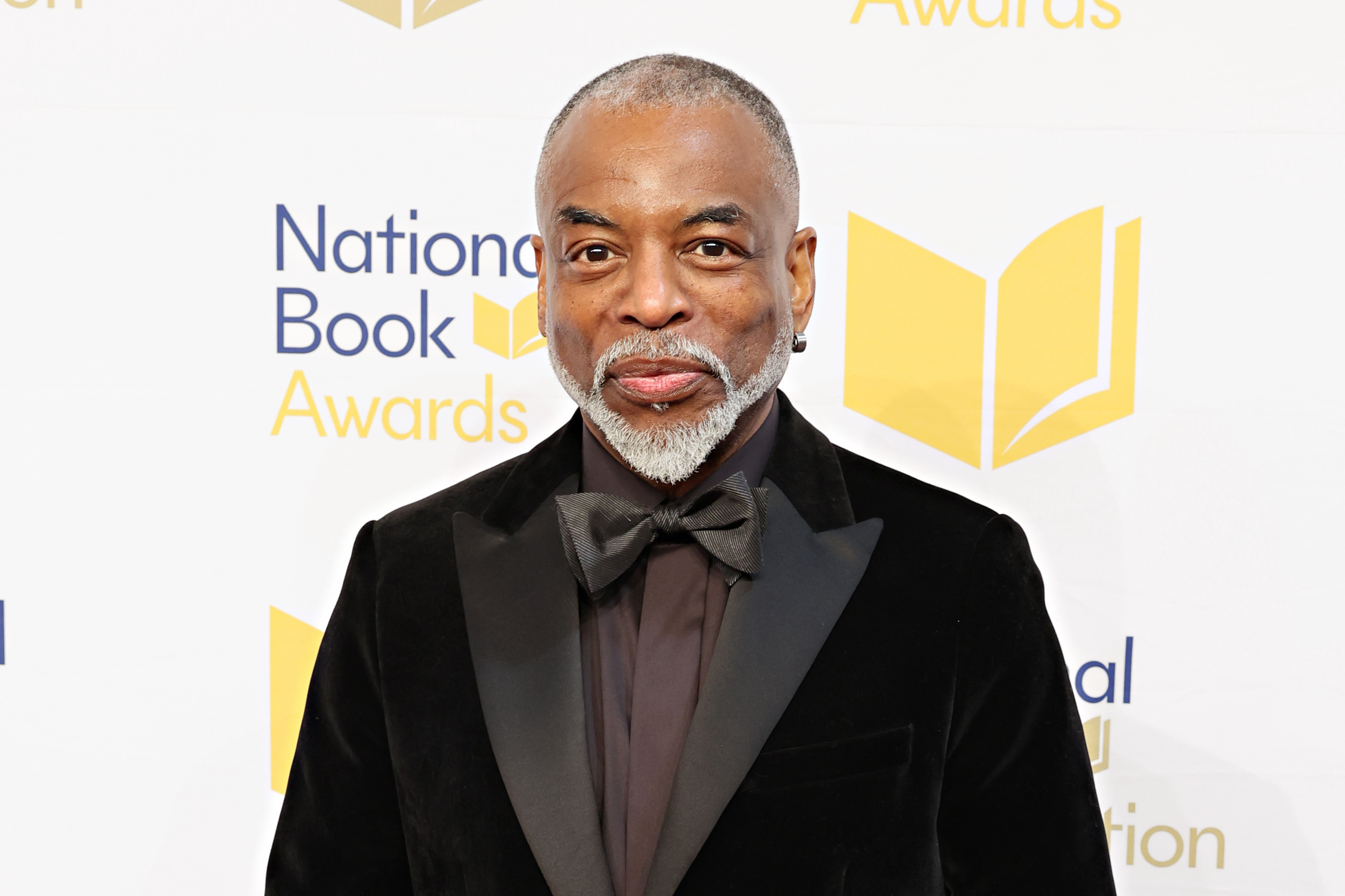 LeVar Burton learns he’s descended from a Confederate soldier on ...